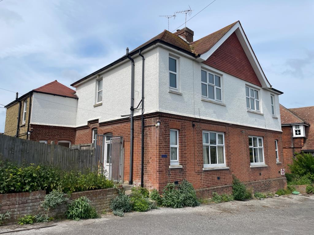 LOT - 10 AUCTION - 242 - FOUR SUBSTANTIAL ADJACENT PROPERTIES ON 0.7 ...