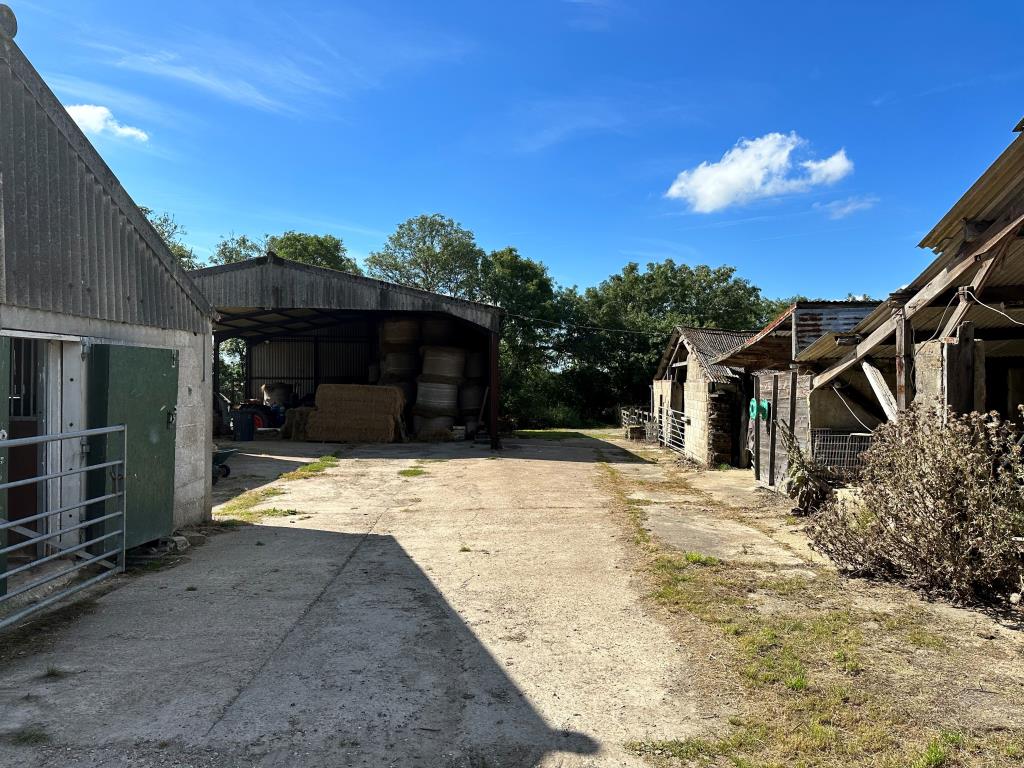 LOT - 137 AUCTION - 244 - SIX ACRES OF EQUESTRIAN LAND WITH STABLES ...