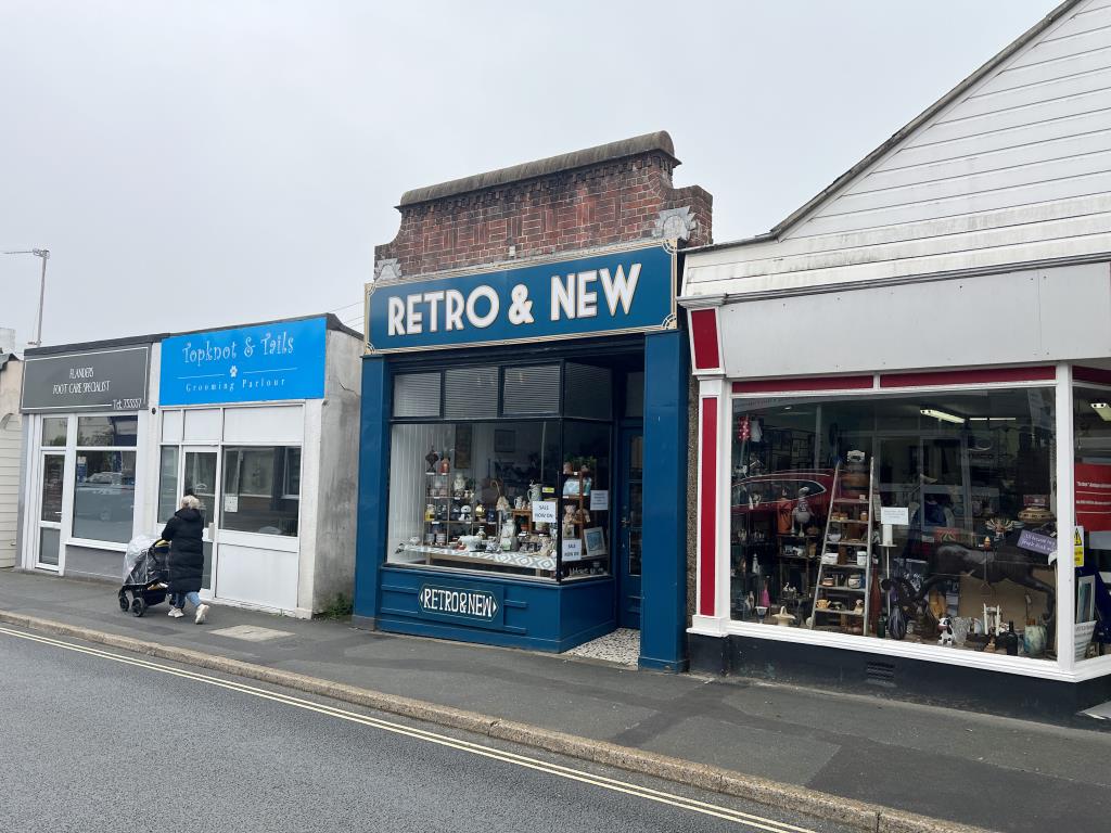 Retro & New, Avenue Road, Freshwater, Isle of Wight, PO40 9UT