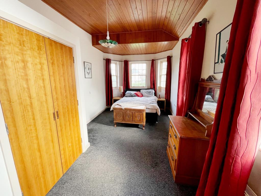 LOT - 160 AUCTION - 244 - THREE-BEDROOM DUPLEX PROPERTY IN CONVERTED ...