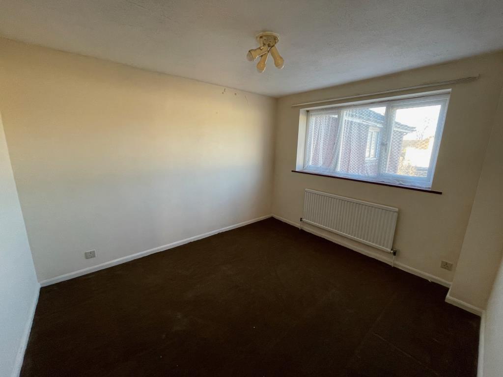 LOT - 118 AUCTION - 247 - THREE-BEDROOM HOUSE FOR IMPROVEMENT