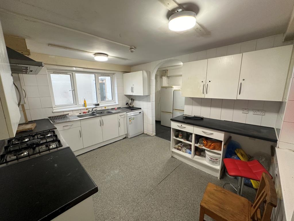 LOT - 108 AUCTION - 248 - 23-BEDROOM HMO WITH GOOD RENTAL INCOME