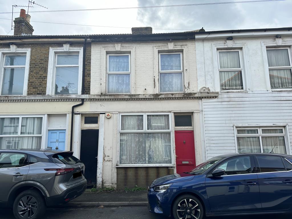 LOT - 55 AUCTION - 249 - MID-TERRACE HOUSE FOR IMPROVEMENT