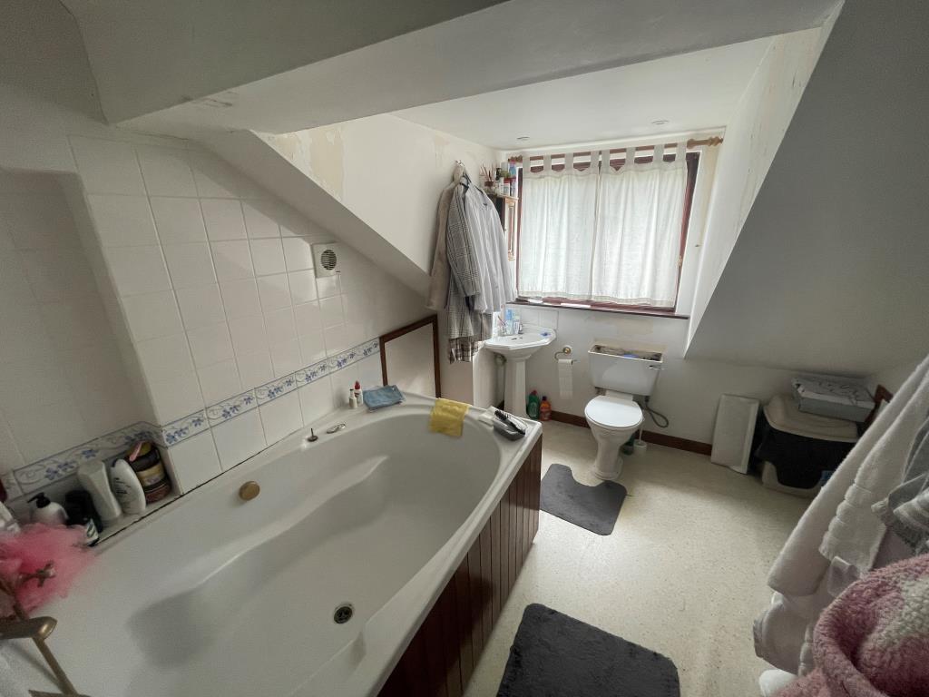 LOT - 96 AUCTION - 251 - HOUSE OF MULTIPLE OCCUPATION WITH POTENTIAL TO ...