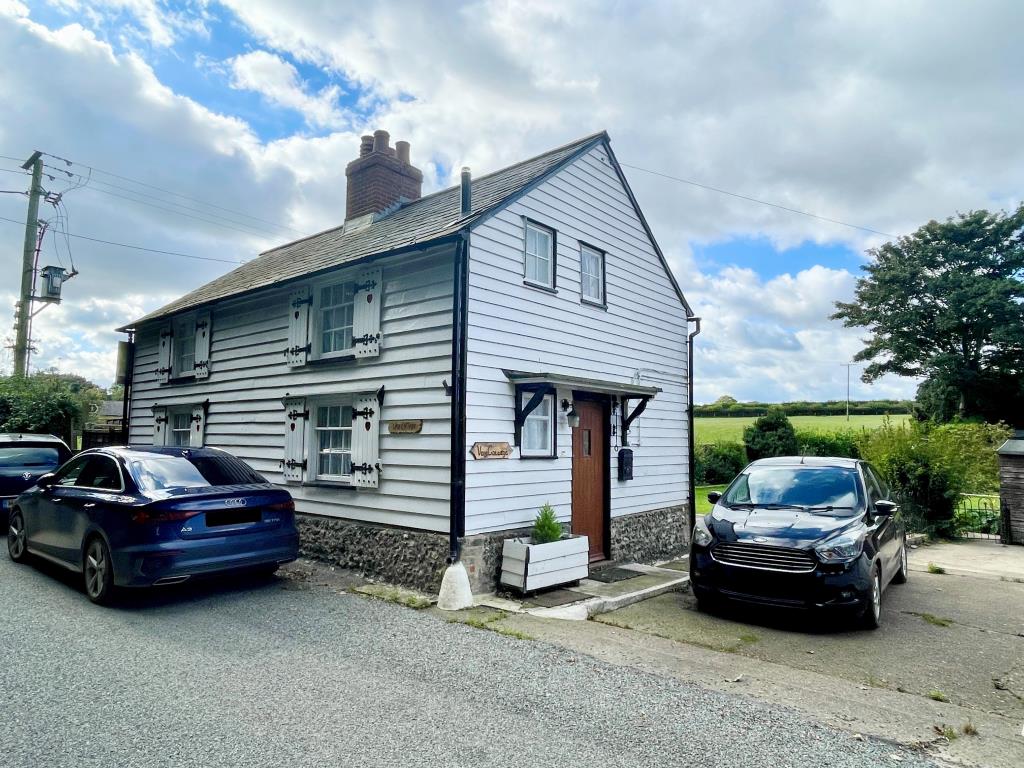 LOT - 130 AUCTION - 254 - DETACHED COTTAGE ON GOOD SIZE PLOT