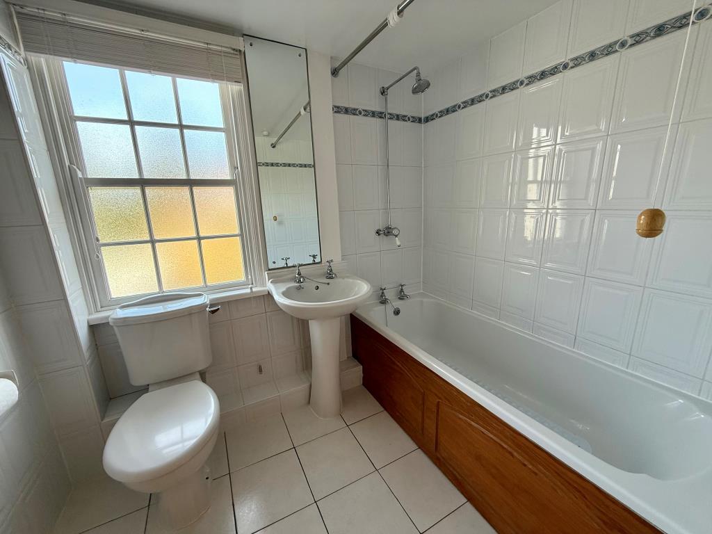 LOT - 123 AUCTION - 256 - WELL PRESENTED SEMI-DETACHED COTTAGE