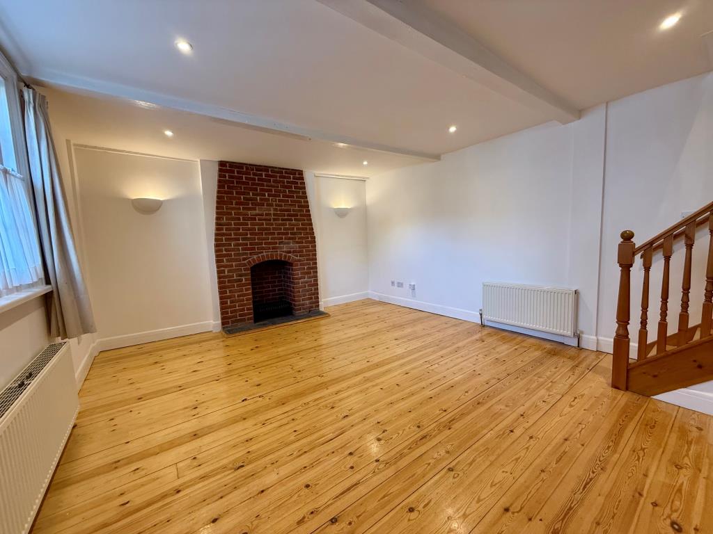 LOT - 123 AUCTION - 256 - WELL PRESENTED SEMI-DETACHED COTTAGE