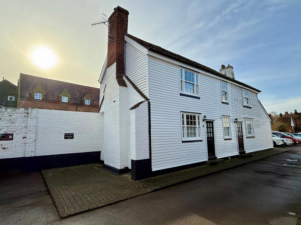 LOT - 123 AUCTION - 256 - WELL PRESENTED SEMI-DETACHED COTTAGE