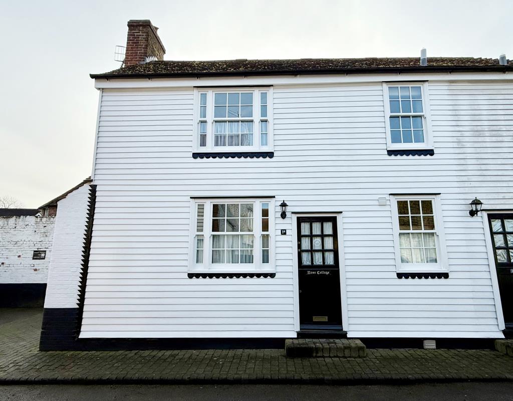 LOT - 123 AUCTION - 256 - WELL PRESENTED SEMI-DETACHED COTTAGE