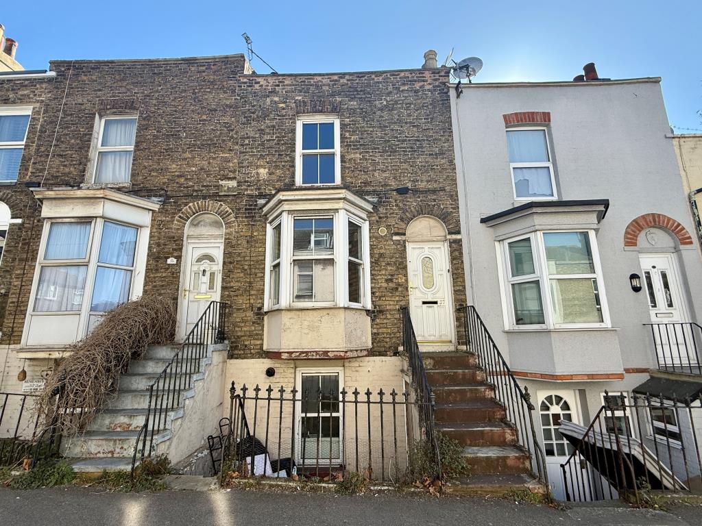 LOT - 50 AUCTION - 257 - MID-TERRACE HOUSE FOR REFURBISHMENT