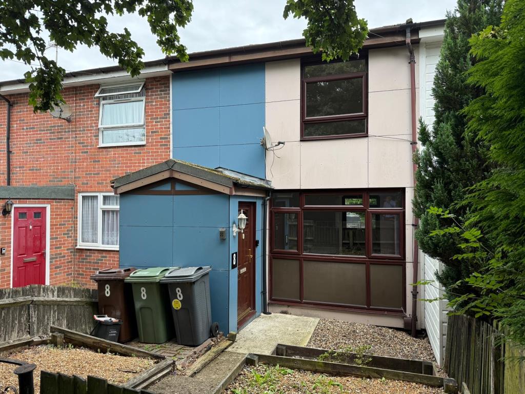 LOT - 157 AUCTION - 260 - HOUSE IN NEED OF IMPROVEMENT