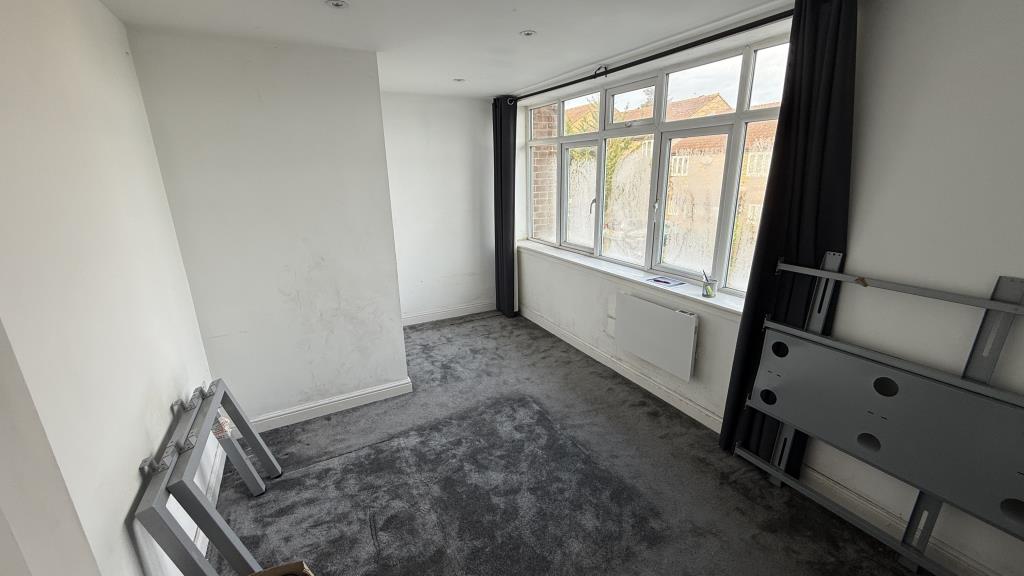 LOT - 112 AUCTION - 263 - FIRST FLOOR PREMISES WITH POTENTIAL