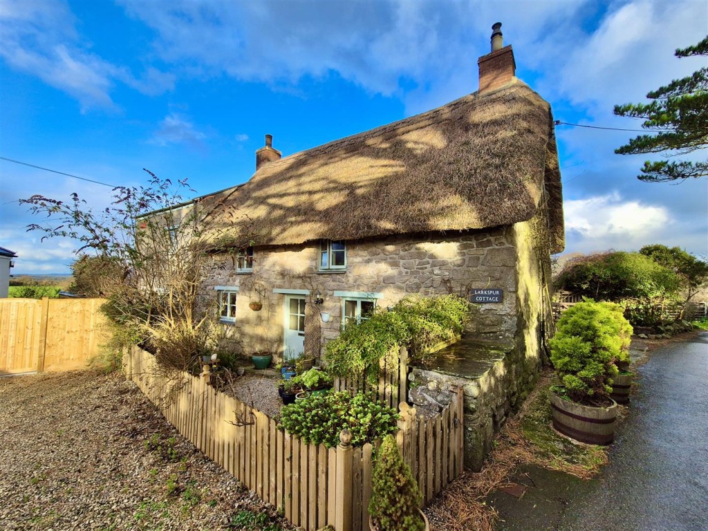 LOT - 109 AUCTION - 263 - THATCHED DECEPTIVELY SPACIOUS DETACHED ...