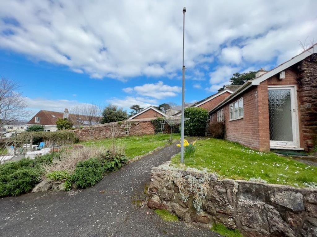 LOT - 50 AUCTION - 242 - STORE BUILDING AND GARDEN PLOT WITH PLANNING ...