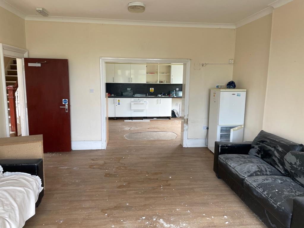 LOT - 112 AUCTION - 247 - SUBSTANTIAL PROPERTY AND DOUBLE GARAGE AND ...