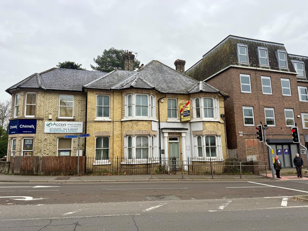 LOT - 127 AUCTION - 262 - FORMER OFFICE WITH PLANNING FOR NINE FLATS